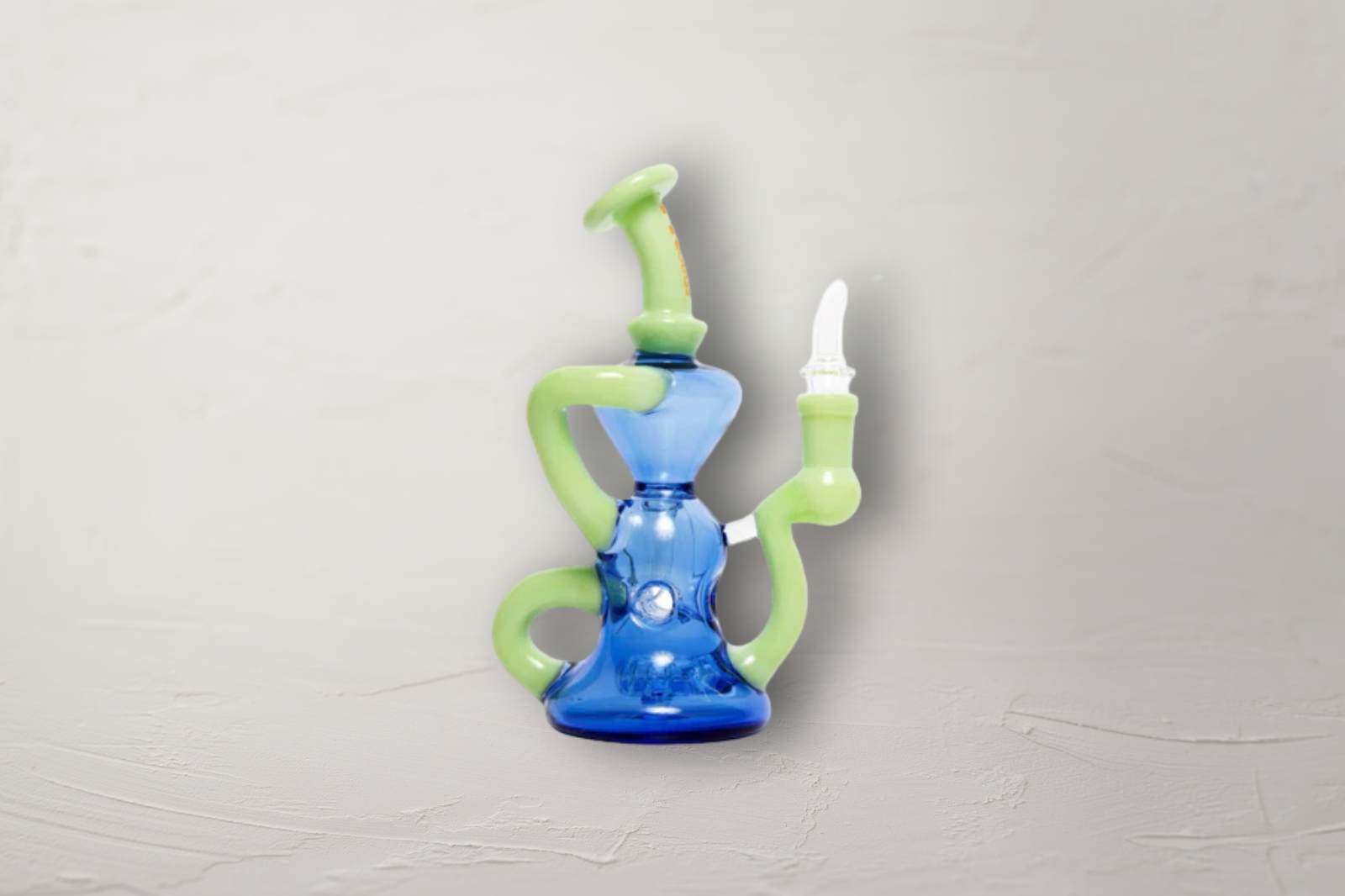 The Greate Debate: Choosing Between Big and Mini Dab Rigs – puff21